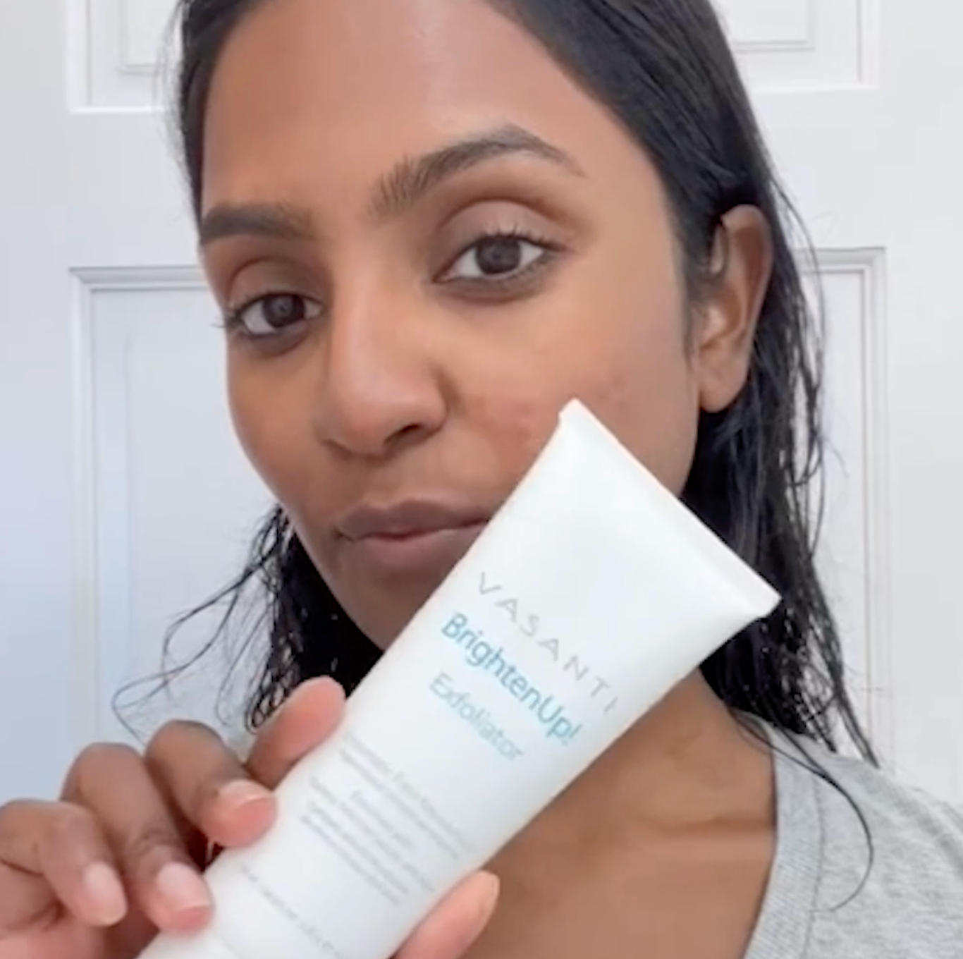 Brighten up with Our Papaya and Aloe Infused Facial Exfoliator (120-g ...